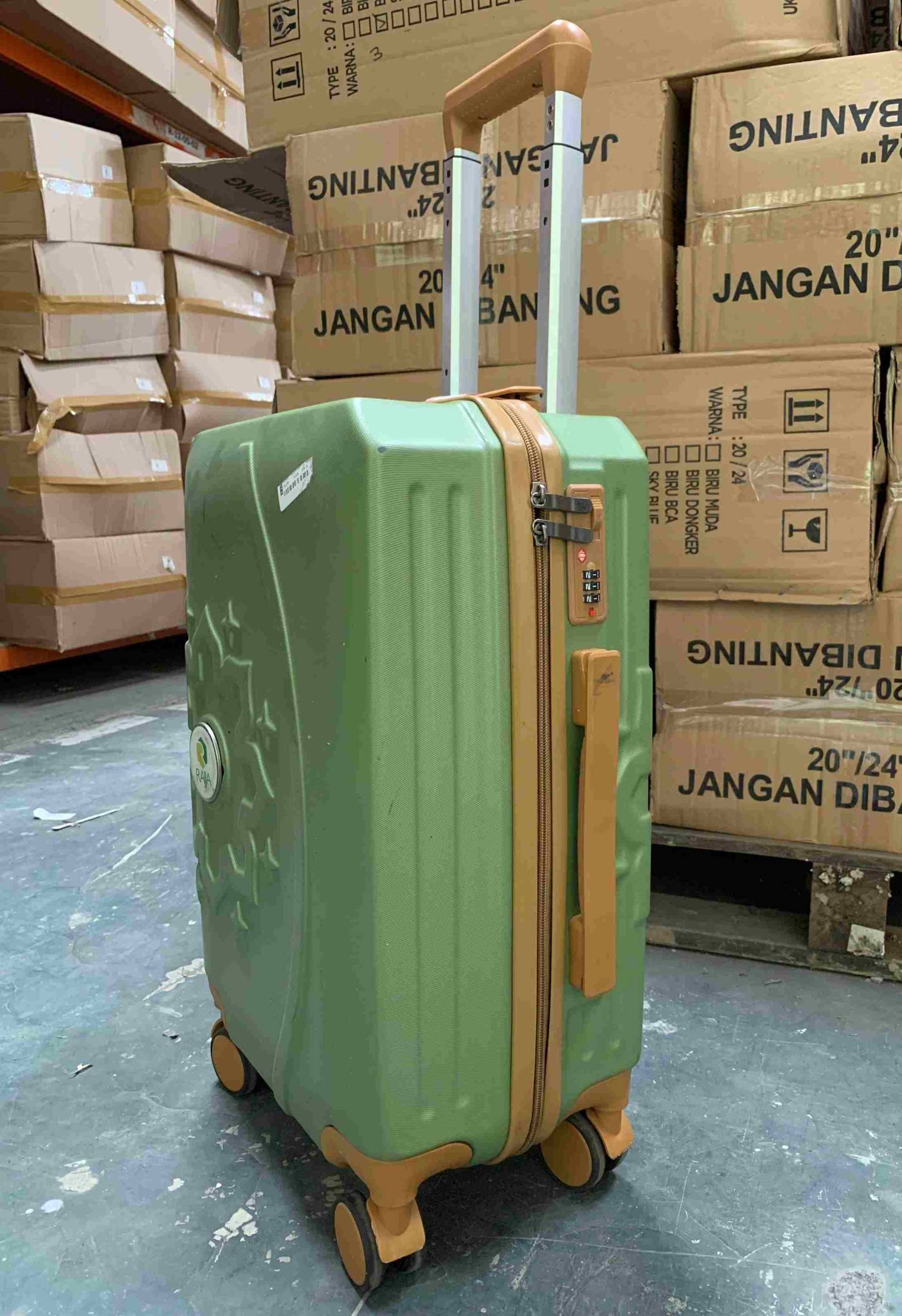 Koper 20 Inch Muat Berapa Baju? Tips Efisien Packing Liburan